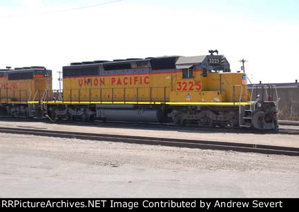 UP SD40-2 3225